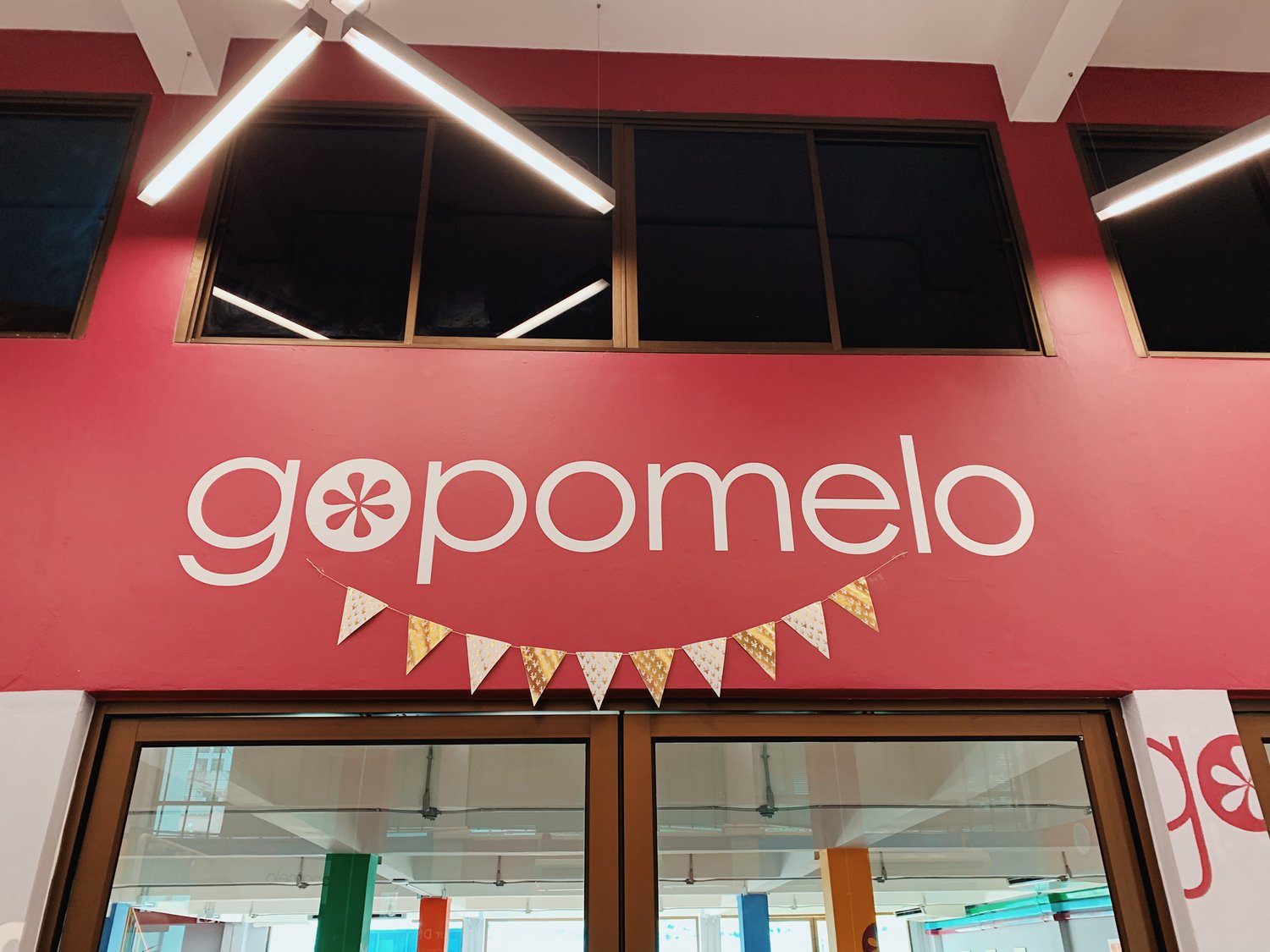 บริษัทไอทีทำงานด้วยแล้วเครียดจริงหรือไม่!? พาชมออฟฟิศ GoPomelo หนึ่งใน ...