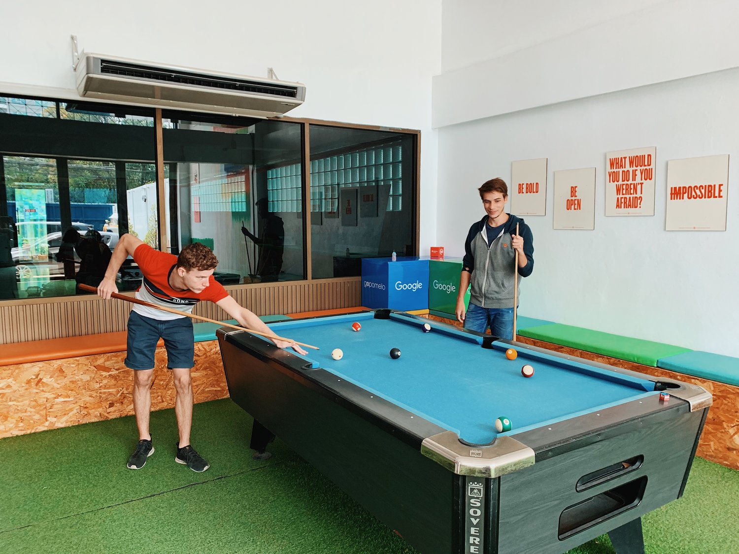 บริษัทไอทีทำงานด้วยแล้วเครียดจริงหรือไม่!? พาชมออฟฟิศ GoPomelo หนึ่งใน ...